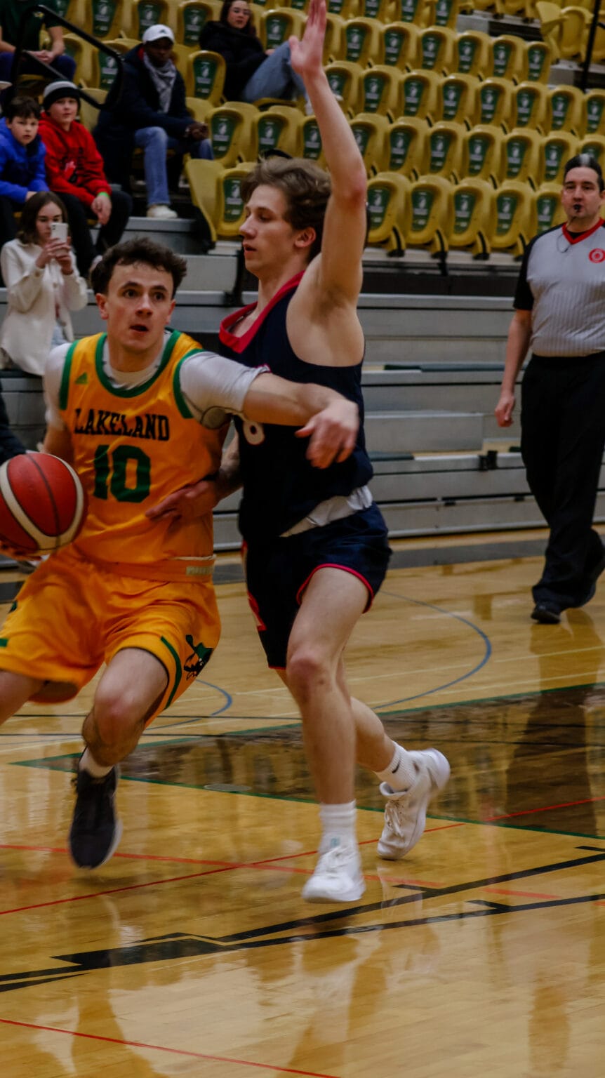 Rustlers men’s basketball sweep Wolves | Meridian Source