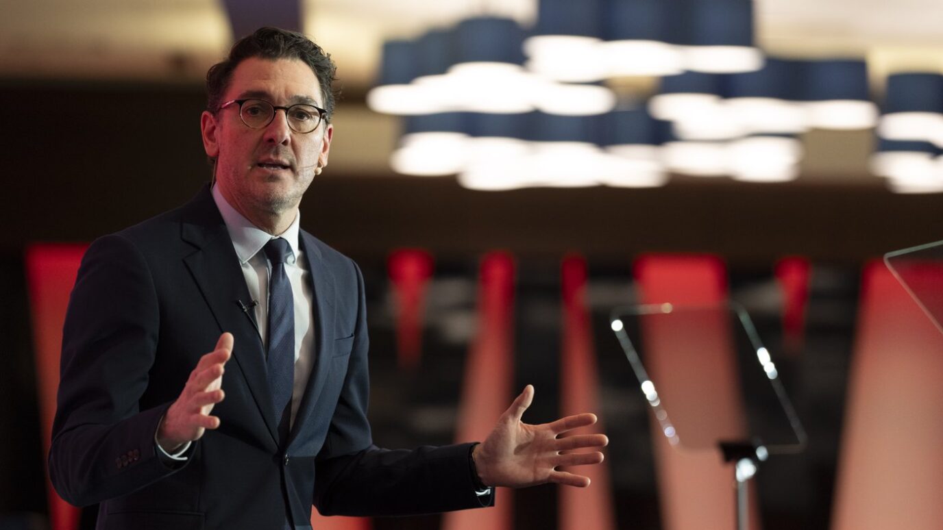 Watchdog rebukes Quebec auto insurance board after $500M online ...