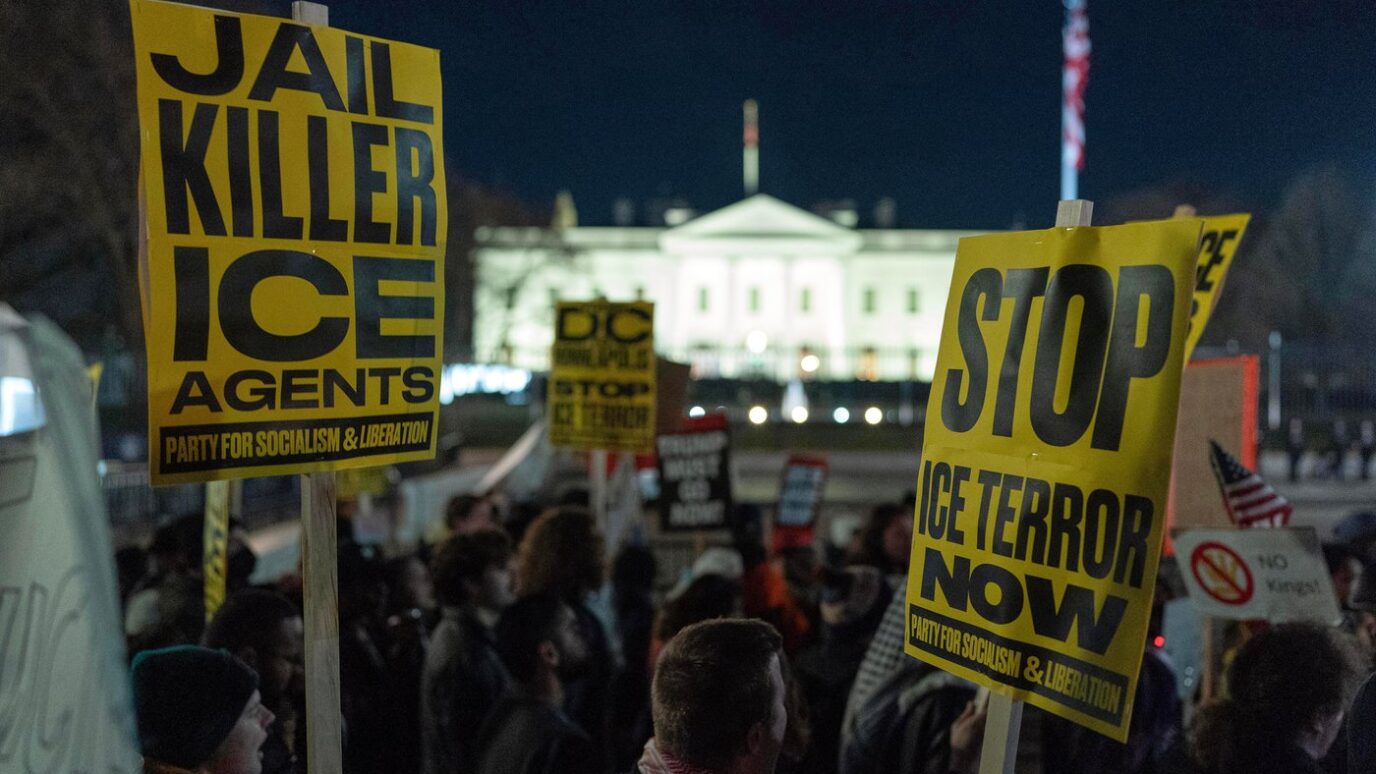 Photo Gallery: Minnesotans continue to grapple with fatal ICE shooting ...